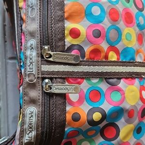Lesportsac | Bags | Lesportsac Deluxe Circle Everyday Bag | Poshmark